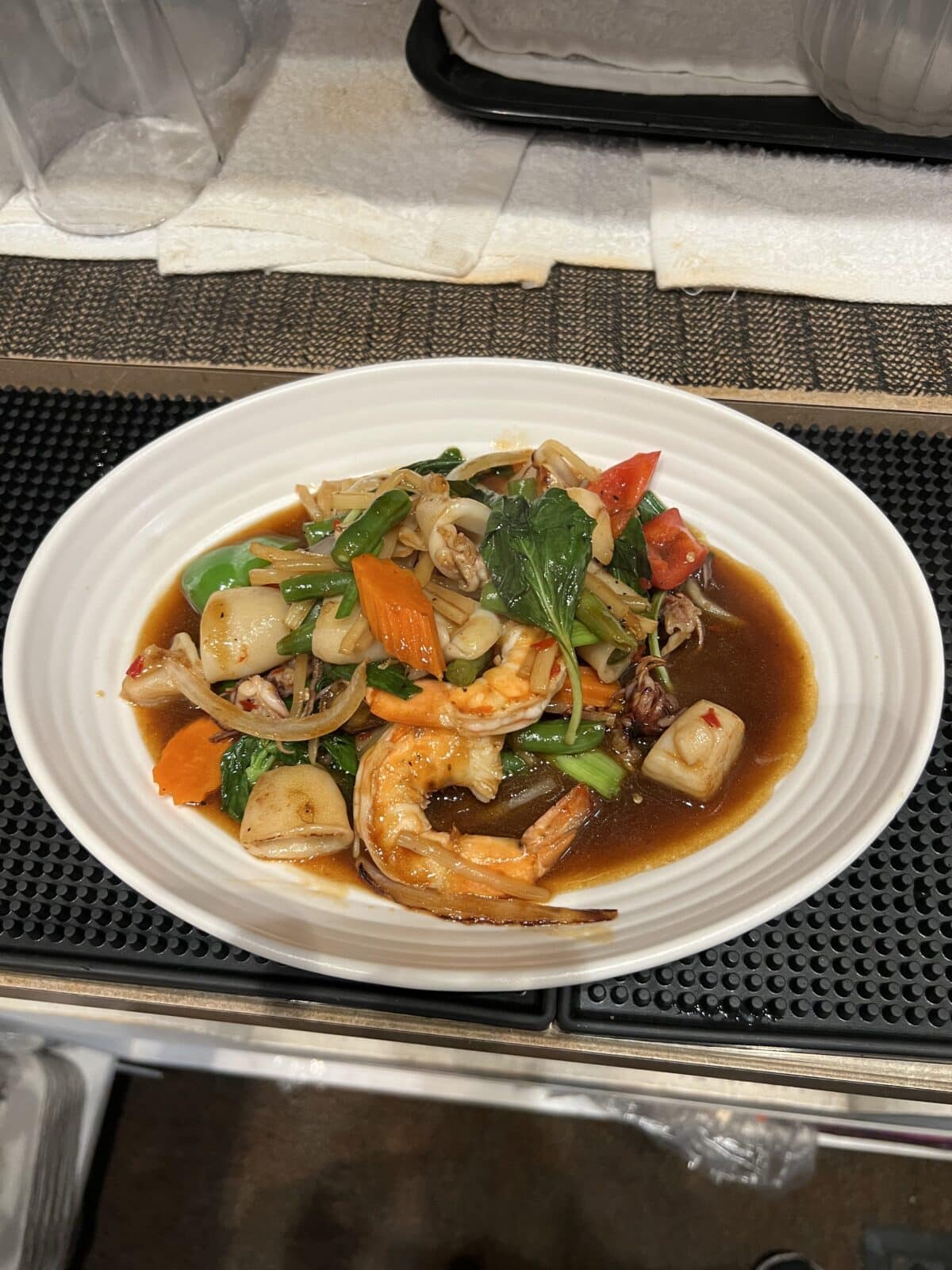 Seafood Basil Combo - Thai House Yakima